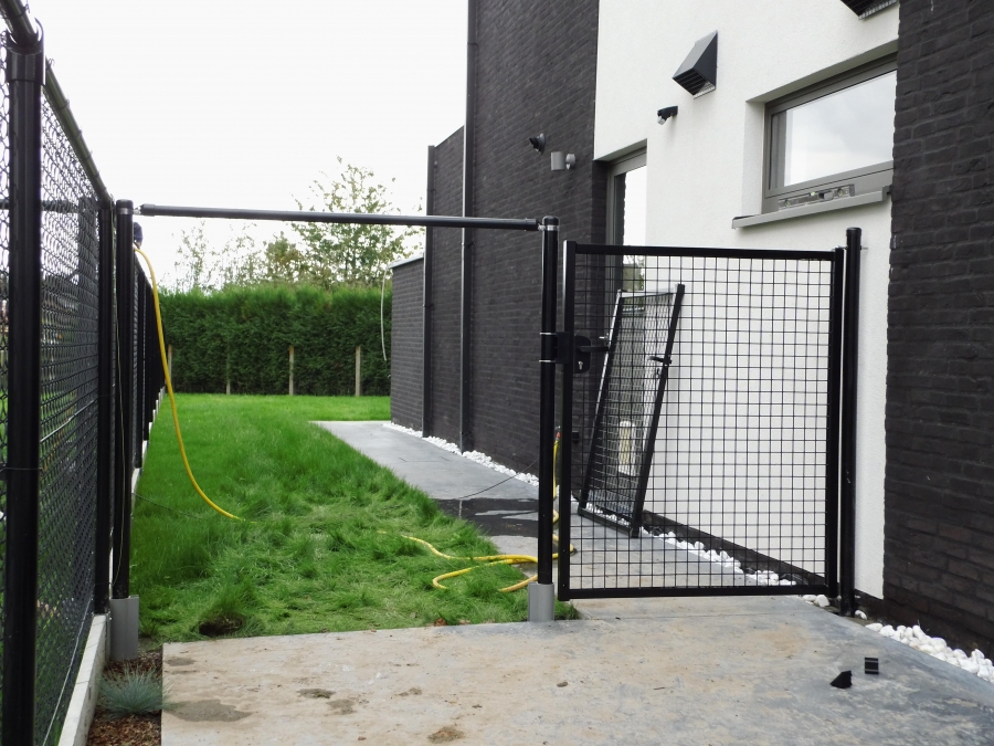 Realisaties - Draadafsluitingen en panelen laten plaatsen ...